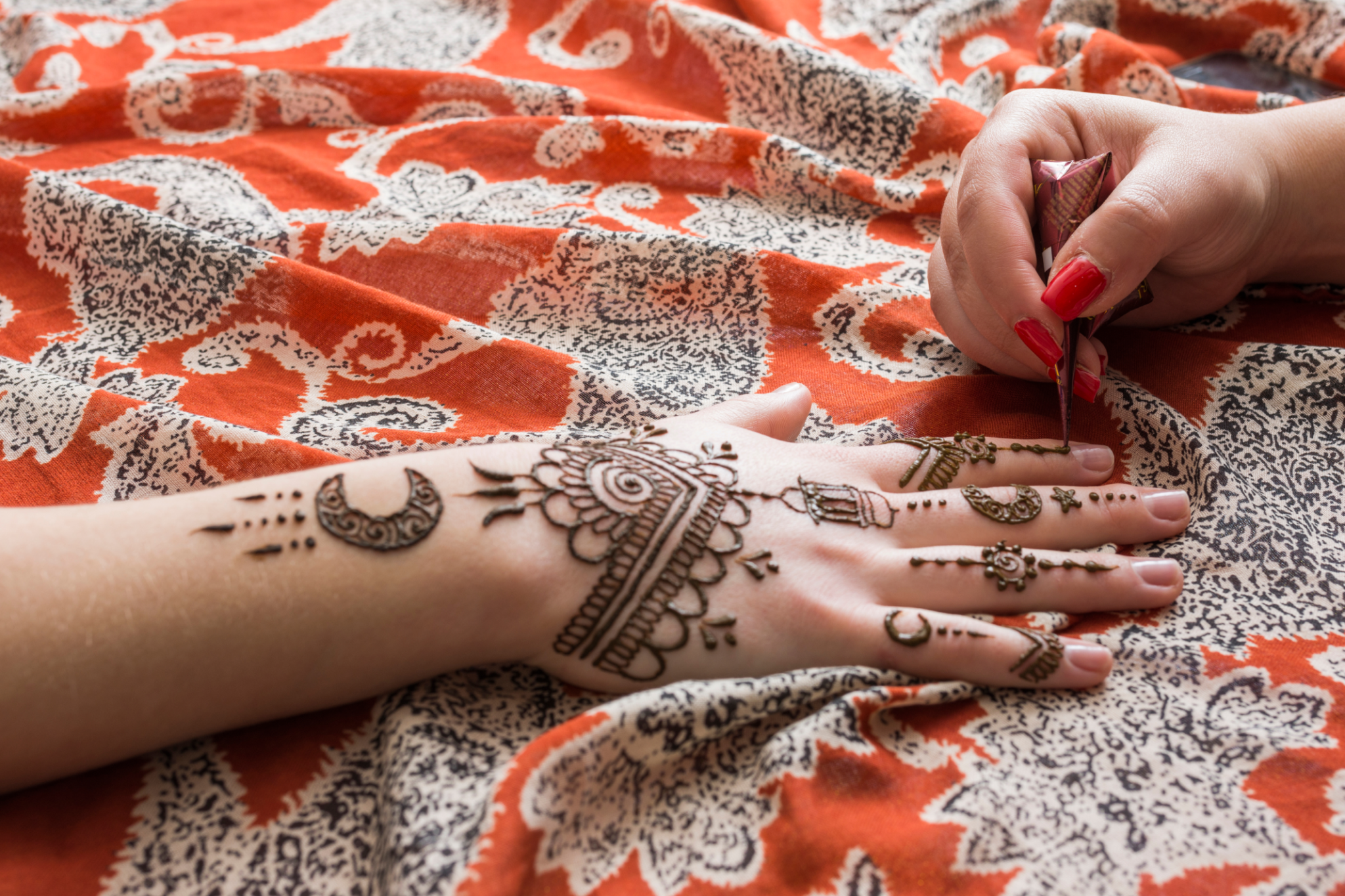 Exploring Henna: History & Modern Trends